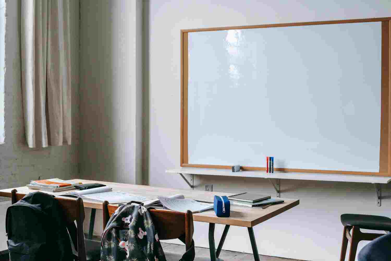 How To Utilise Perspex Acrylic Sheeting In Different Industries | Cut ...